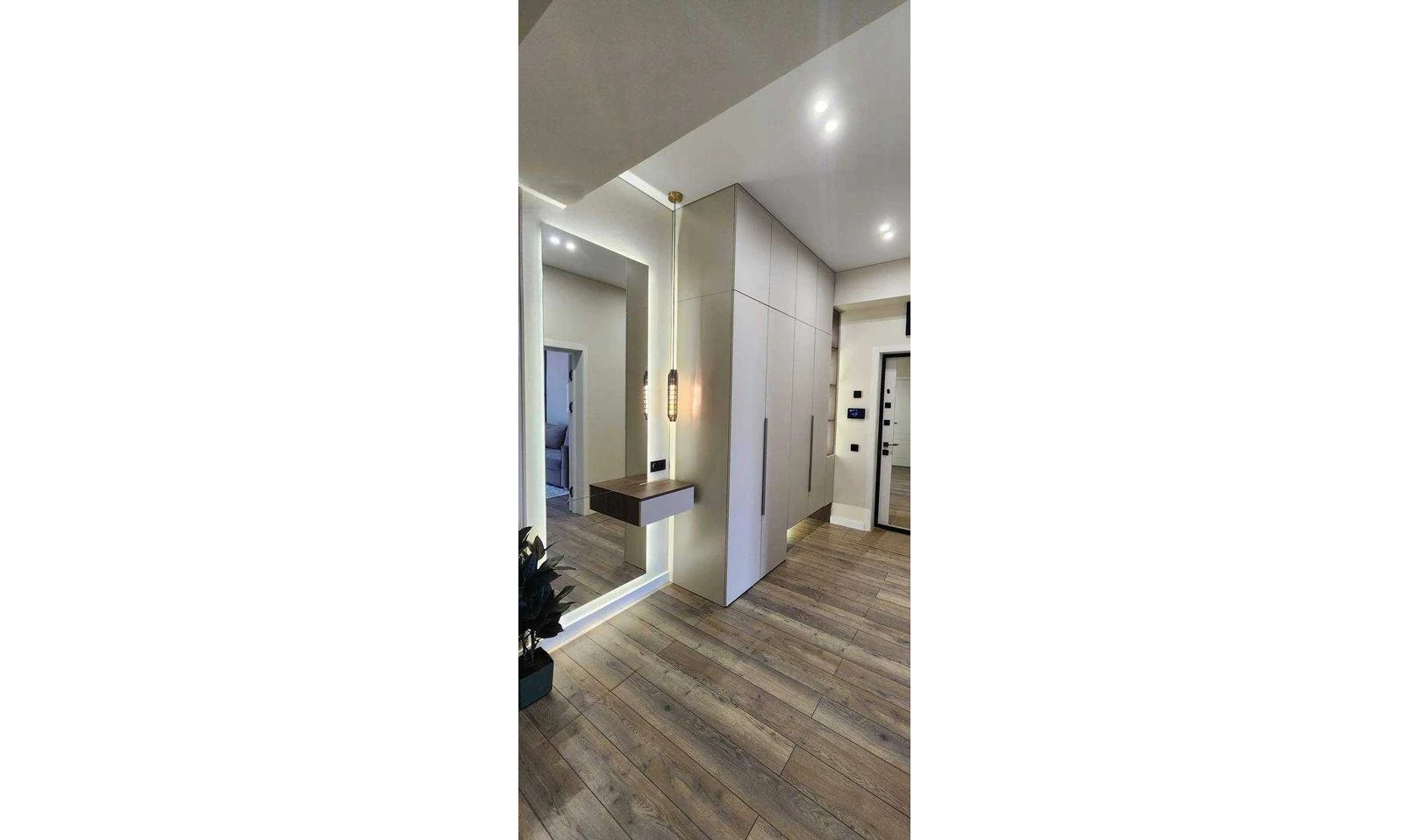 Sotiladi 3-xonali yangi binoda kvartira 74 m² Yunusobod tumani, Toshkent shahri - baza Uysot ...